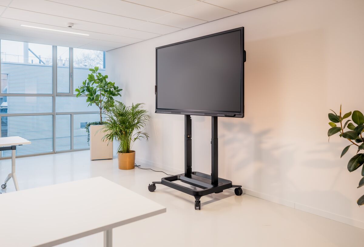 RISE 5200 Motorized Display Lift Trolley DirectControl | Vogel's